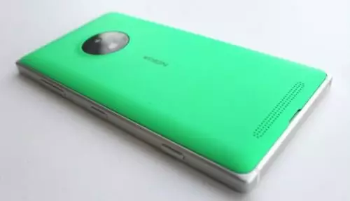 Nokia-lumia-830-2