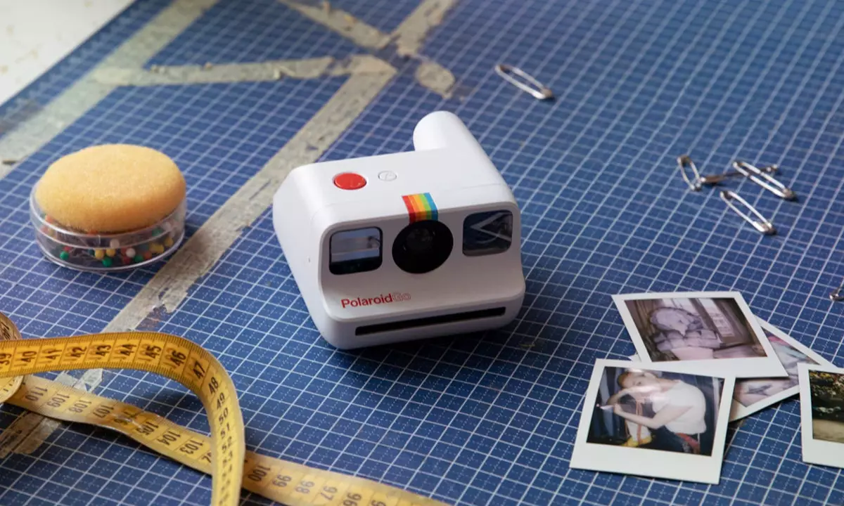 Kamera Instan Analog Kecil Polaroid Go