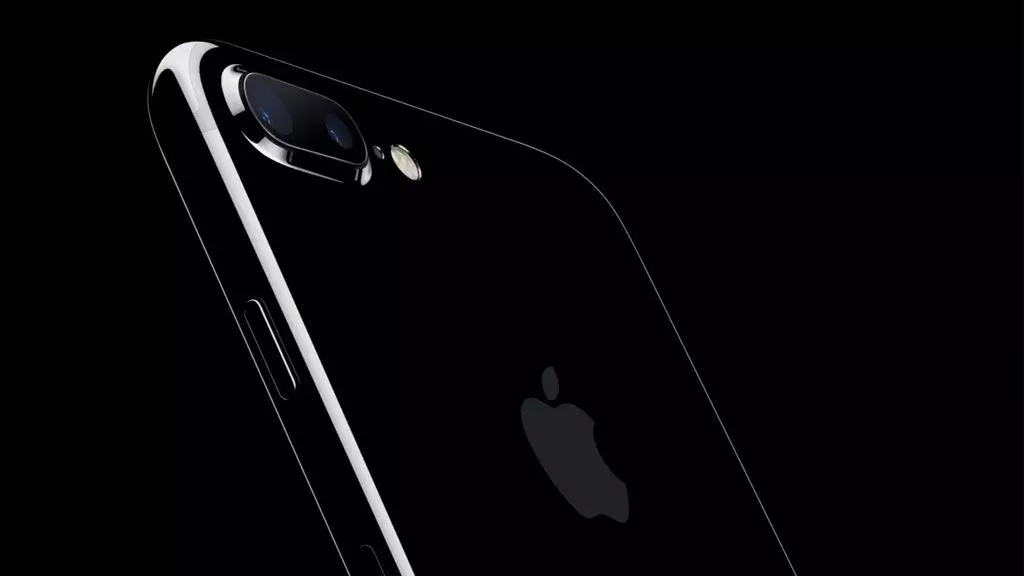 iPhone 7 Plus च्या किमतीत तुम्ही खरेदी करू शकता अशा गोष्टी 125765_1