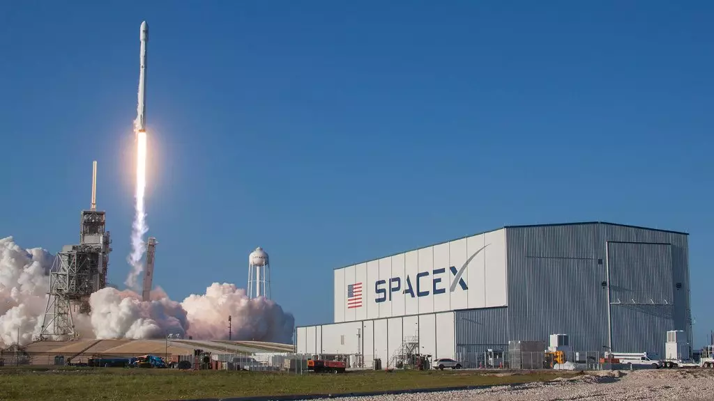 SpaceX primește aprobarea FCC pentru bandă largă prin satelit: Starlink