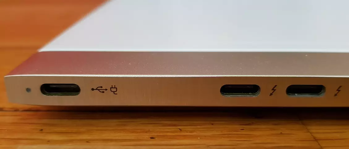 Recenzujeme HP Spectre 13: krása, výkon a mobilita 16552_11