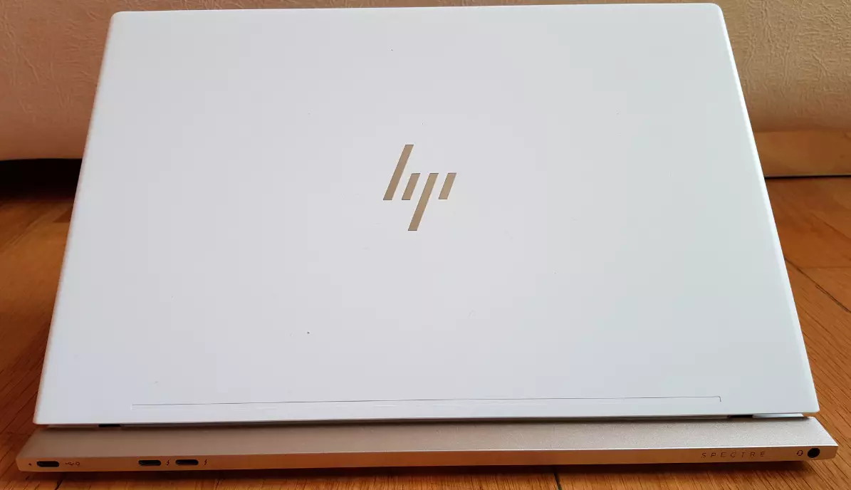 Recenzujeme HP Spectre 13: krása, výkon a mobilita 16552_22