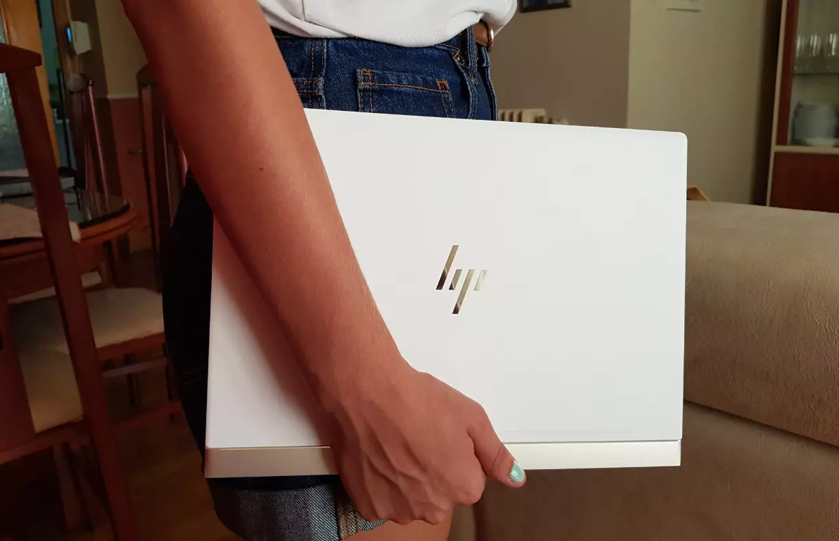 Recenzujeme HP Spectre 13: krása, výkon a mobilita 16552_29