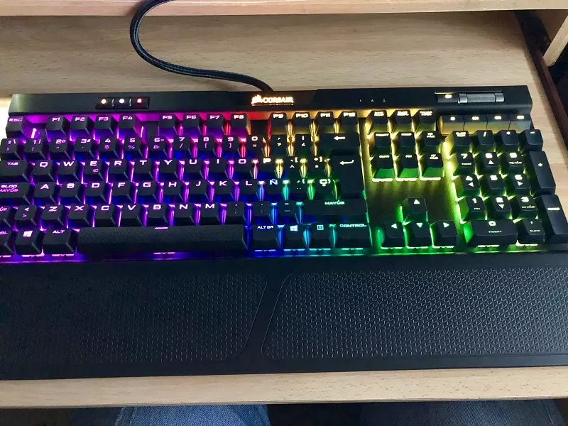 CORSAIR K70 RGB MK.2: Жеңилгис көрүнгөн нерсени жакшыртуу 16810_20