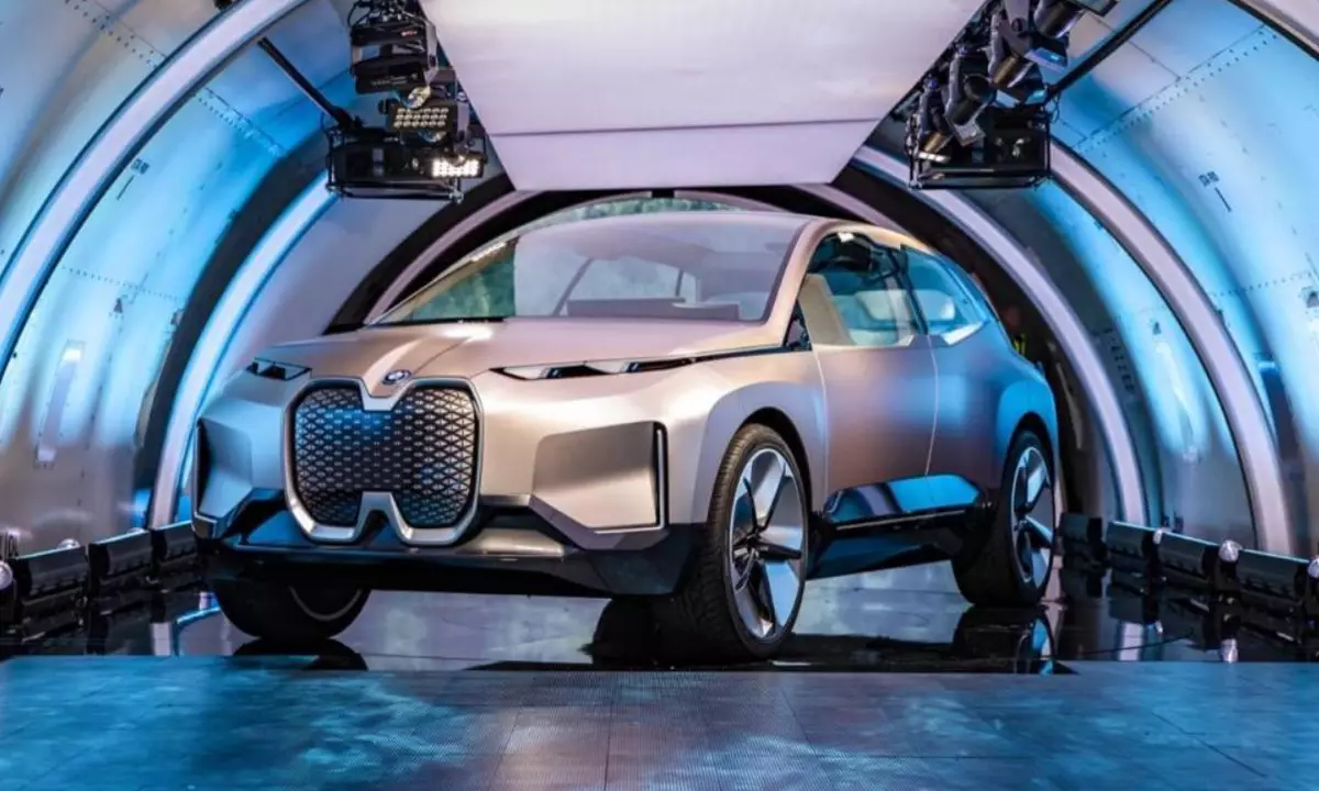 BMW iNEXT |