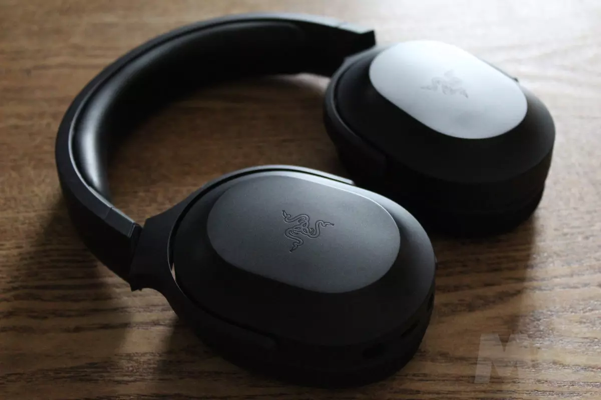 Razer Barracuda X Review: අතේ ගෙන යා හැකි ක්‍රීඩා සඳහා සැහැල්ලු බව 2418_5