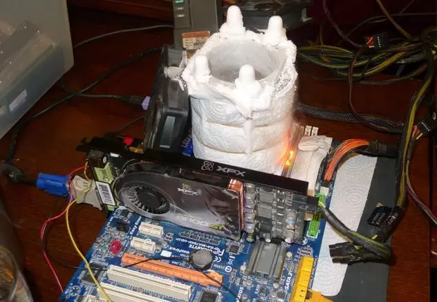 Sekolo sa GIGABYTE Overclocking se fihla Valladolid 24413_1