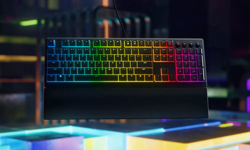 Razer Ornata V3, düşük profilli mekanik membran anahtarlarla güncellendi