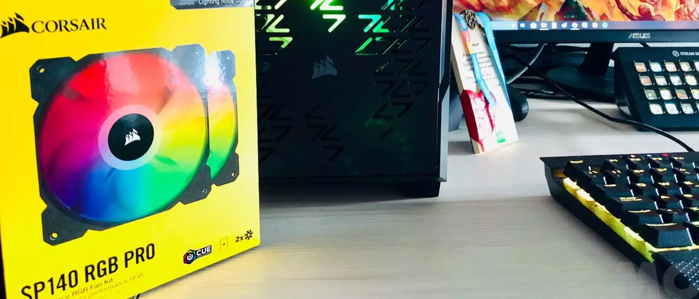 „Corsair iCUE 220T RGB Airflow“ ir „Corsair iCUE SP140 RGB PRO“ apžvalga: oro spalvos atradimas 24647_1