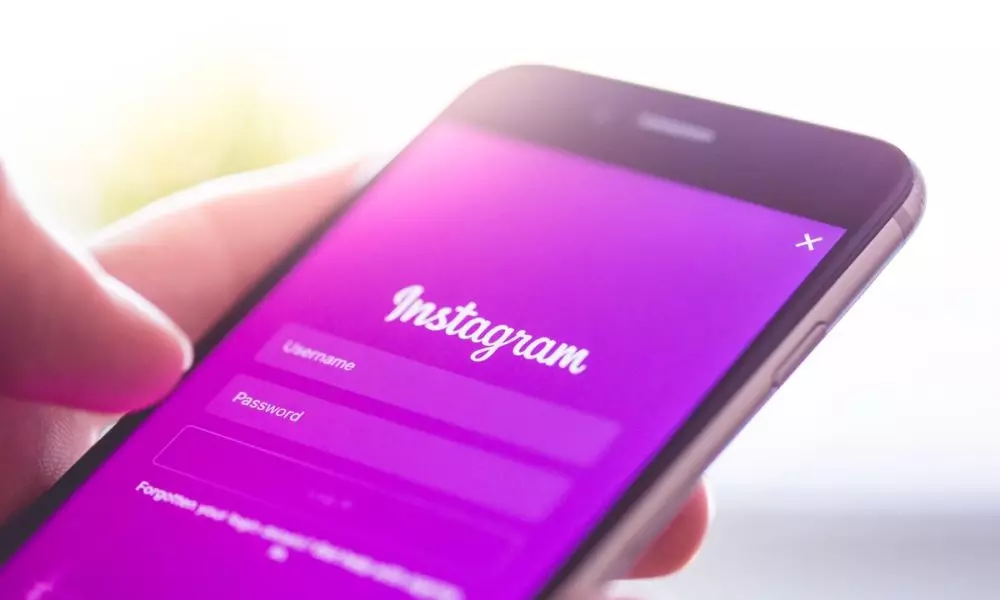 Tugann Instagram dhá rogha nua isteach maidir le fíorú aoise: Selfie Video agus Dearbhán Sóisialta