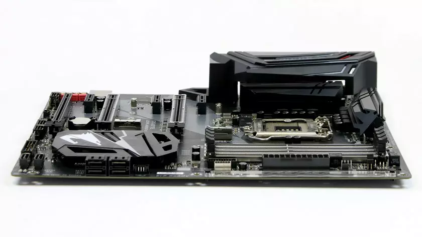 GIGABYTE Z370 ULTRA GAMING uphononongo 25481_10