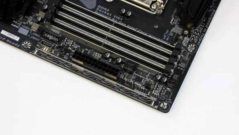 GIGABYTE Z370 ULTRA GAMING uphononongo 25481_13