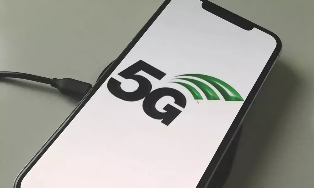 pirmais 5G iPhone