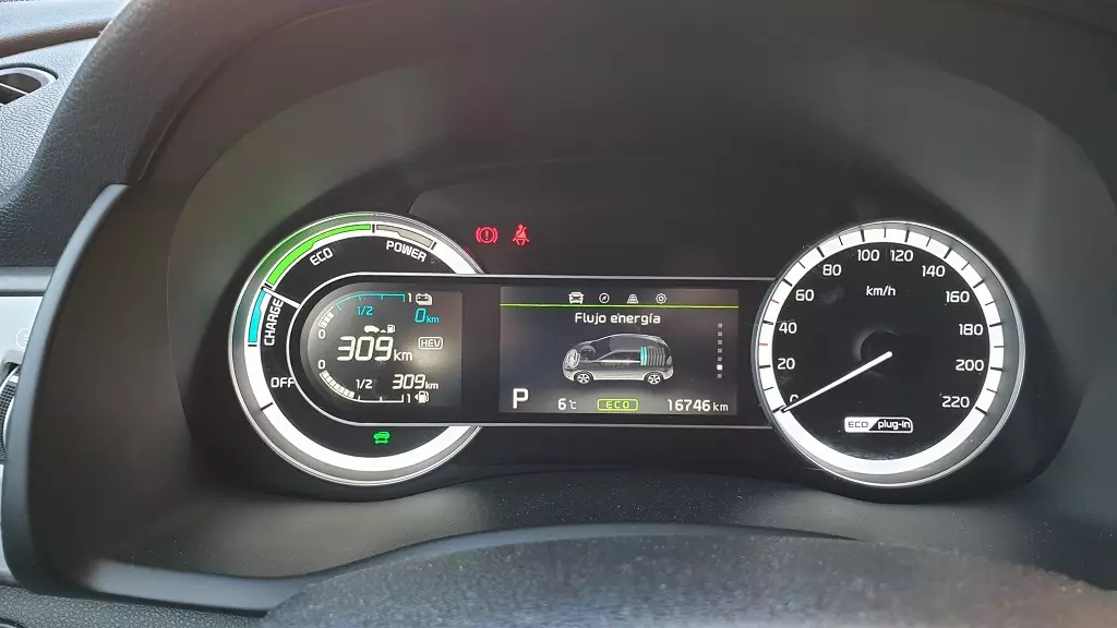 Kia Niro Plug-in Hybrid, kompromi 34224_5