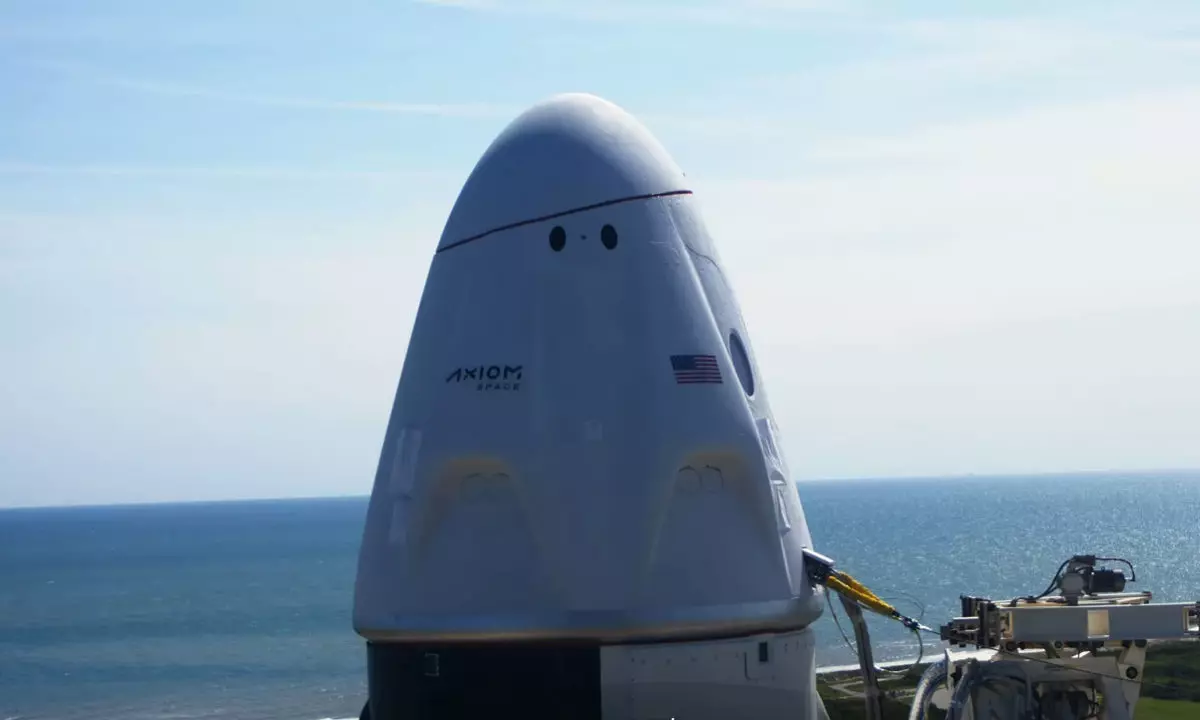 SpaceX i Axiom Space llancen la primera missió tripulada exclusivament privada a l'EEI 3459_1