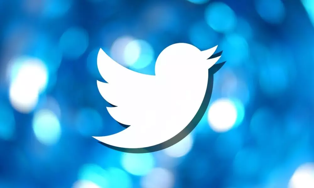 Twitter では、サービス フィードをフォローできます