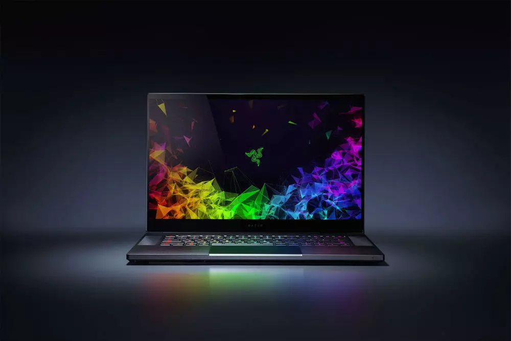 يېڭى Razer Blade 15 ئارىلاش ماتورلۇق قاتتىق دېسكا 39414_1