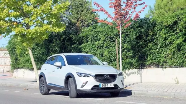 I-Mazda_CX3_1