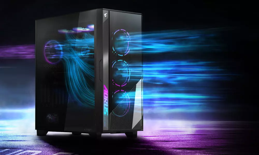 Gigabyte разкрива оптимизиран за въздушен поток AORUS C500 Glass Tower