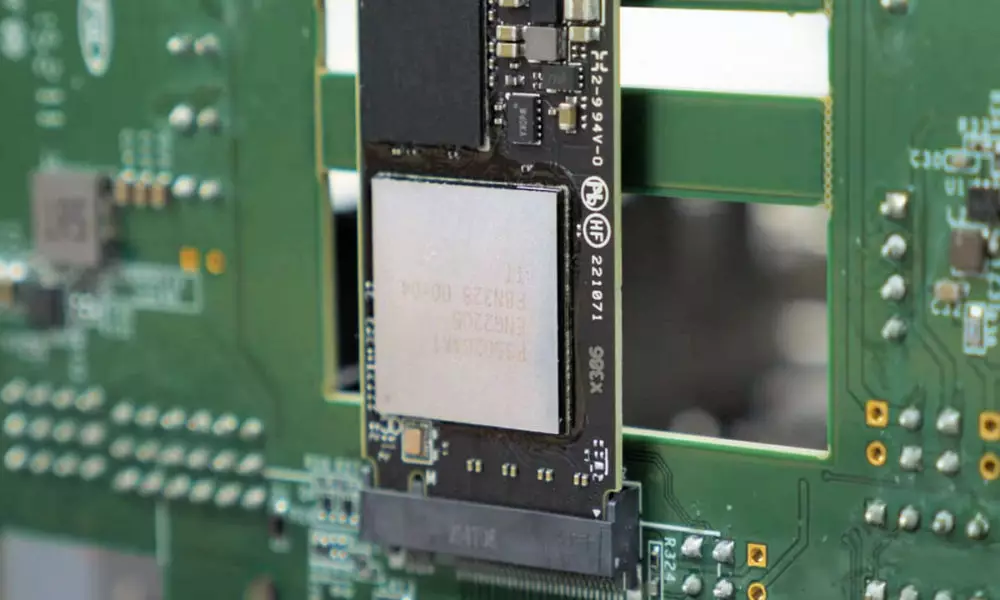 Mae Phison yn dangos perfformiad enfawr PCIe Gen5 SSDs