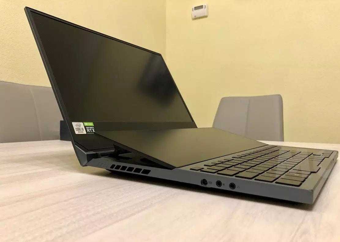 ASUS Zephyrus Duo 15 समीक्षा: नवाचार के माध्यम से मूल्य 63508_6