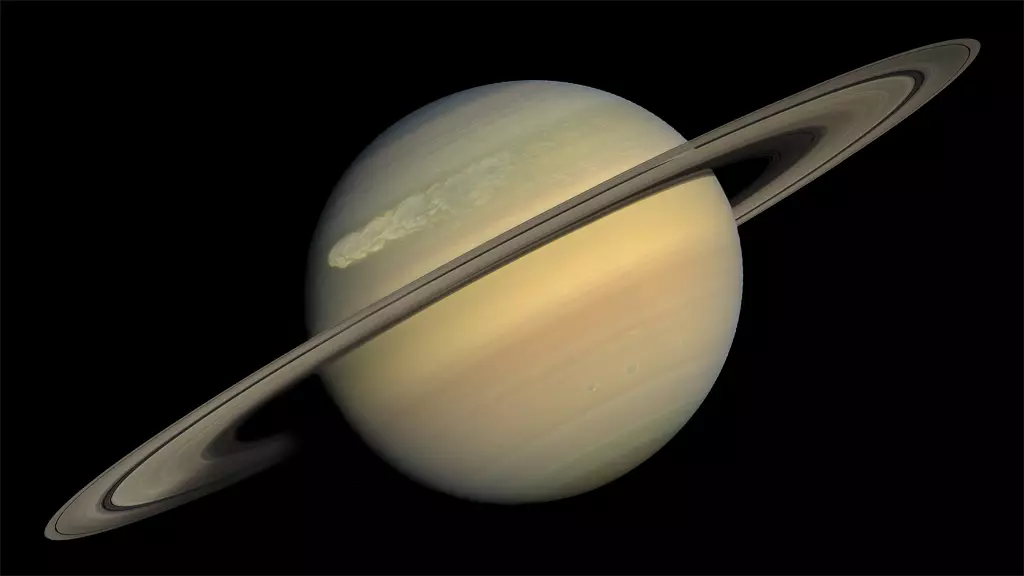 Cassini probe documents changes in Saturn's north pole 67167_1