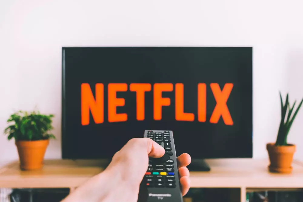 Netflix प्रत्येक भागाच्या शेवटी त्याच्या मालिकेची घोषणा करेल 69839_1