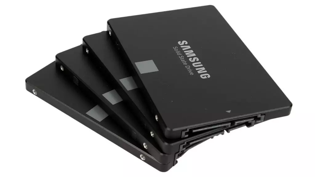 I-Samsung 850 ne-Samsung 860 EVO esohlwini, amayunithi amasha we-SSD 70431_1