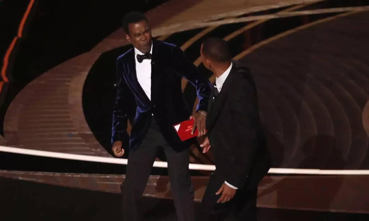 Oscar-palkinnot Will Smith lyö Chris Rockin Oscarit 2022