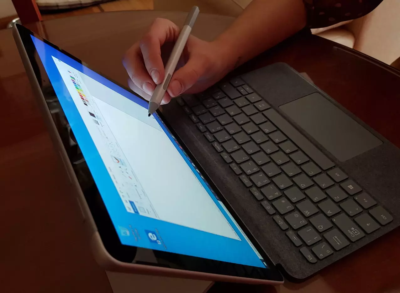 Surface Go 2