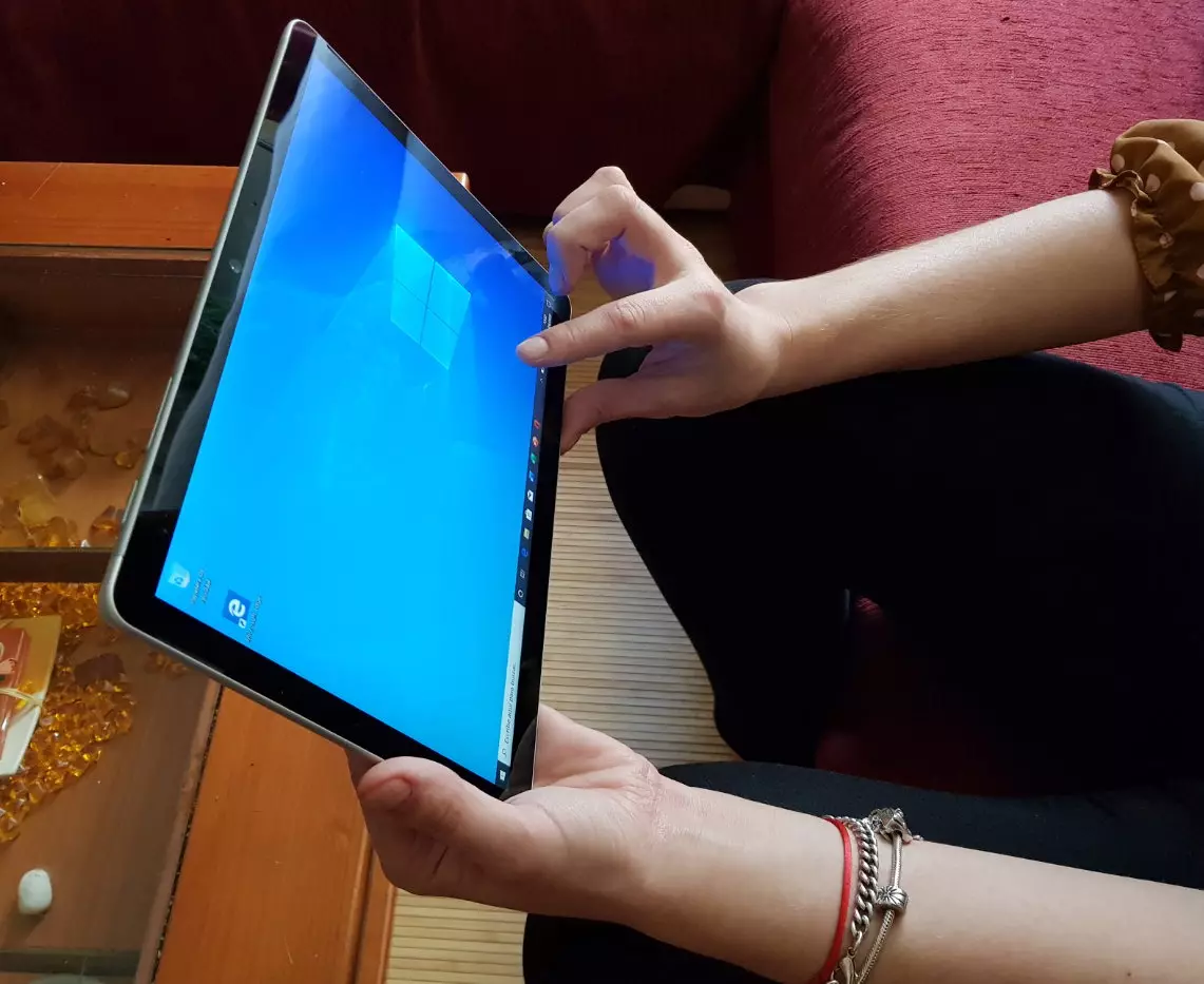 Surface Go 2