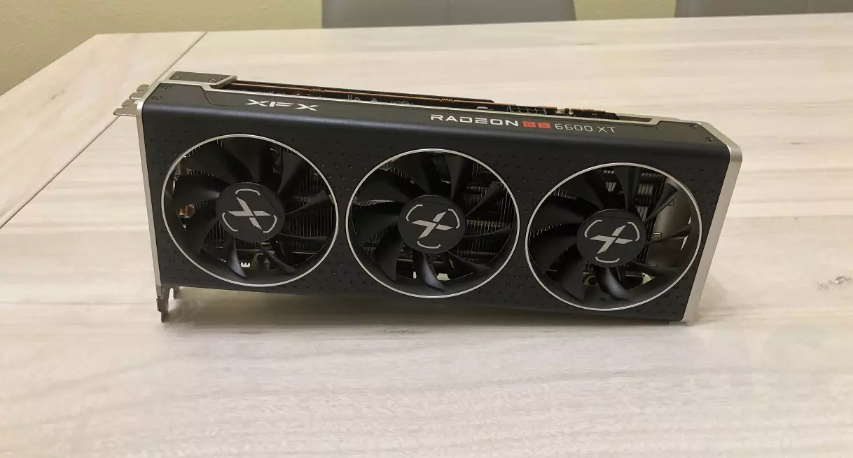 XFX Radeon RX 6600 XT Merc 308