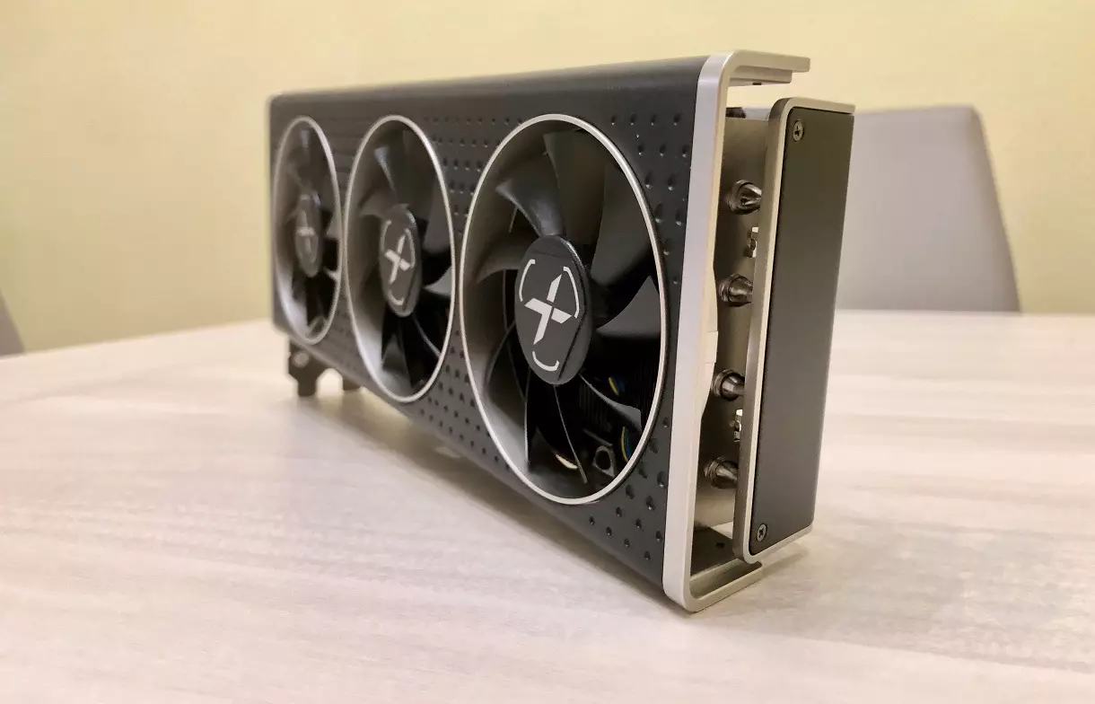 XFX Radeon RX 6600 XT Merc 308