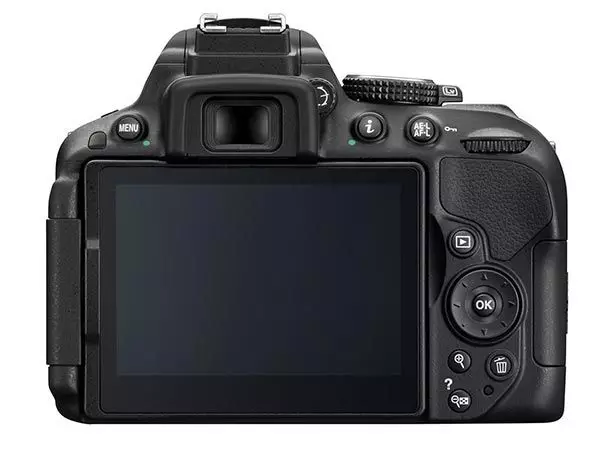 Nikon D5300, sada s WiFi-em i GPS-om 92917_4