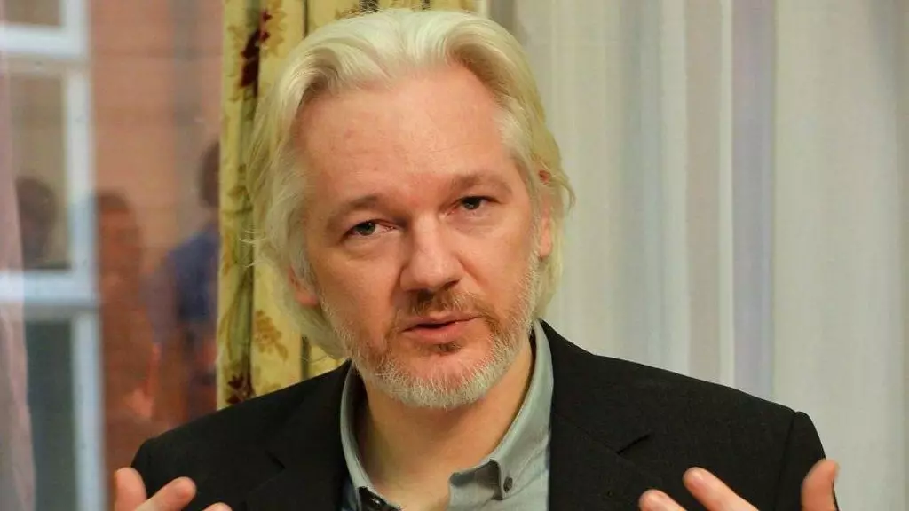 Ang United Kingdom nagpasaka ug pormal nga reklamo sa Ecuador bahin kang Julian Assange