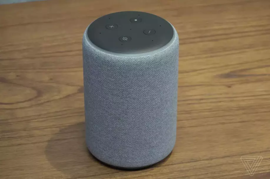 Amazon zoo siab nrog lub kaum os tshiab Echo nrog Alexa 9812_3